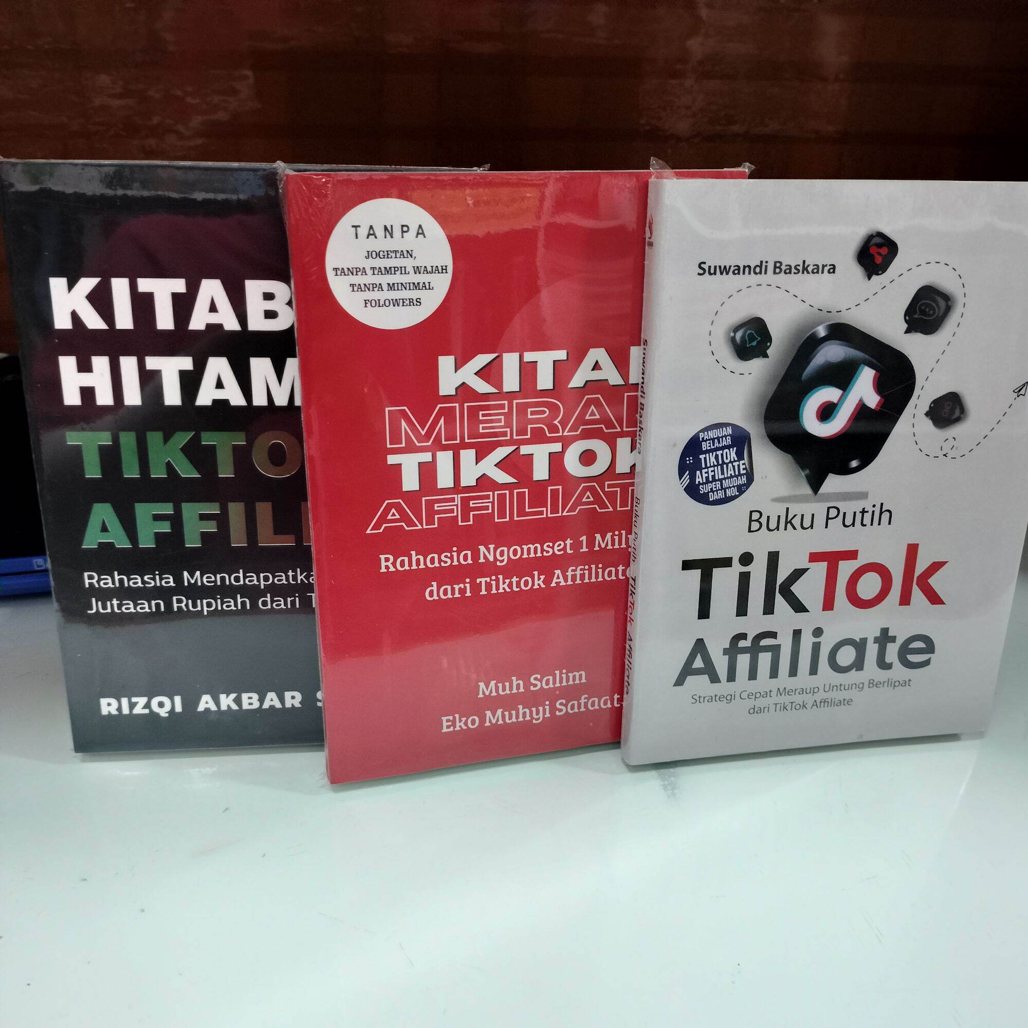Harga Kitab Hitam Affiliate Terbaru Maret 2024 |BigGo Indonesia