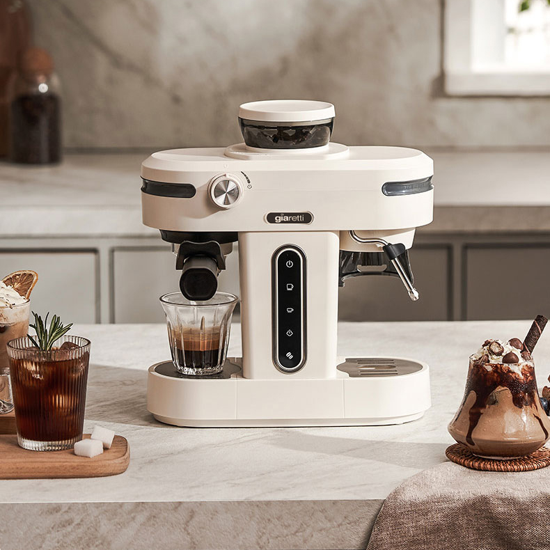 Giaretti GT-CM01 小天秤半自動義式咖啡機｜20Bar高壓萃取｜1200ml水箱｜15段調檔研磨 規格價格總覽