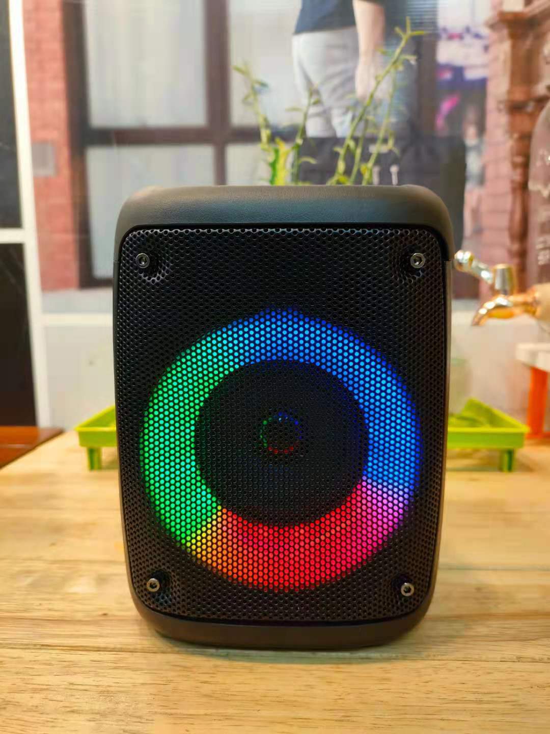 ลำโพงบลูทูธ KTS-1236 ขนาด 3 นิ้ว สีดำ เชื่อมต่อได้ 2 เครื่อง ภาพรวม ...