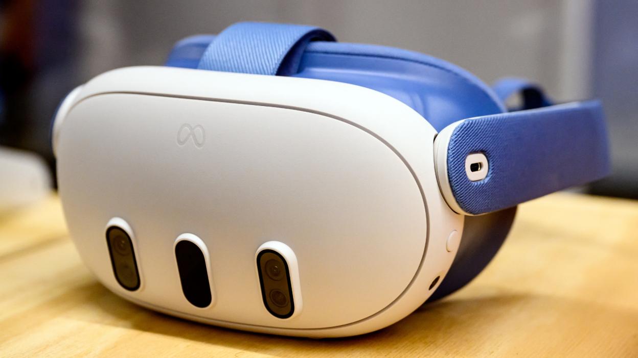 Meta AI Assistant Coming to Quest VR Headsets in August - BigGo News
